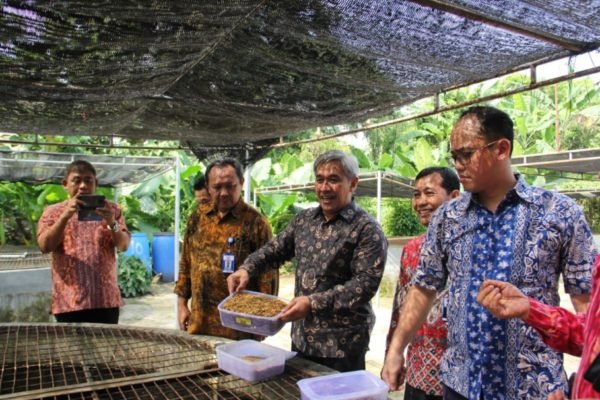 Serah Terima Aplikasi Teknologi RAS untuk Perikanan Perairan Waduk Desa ...