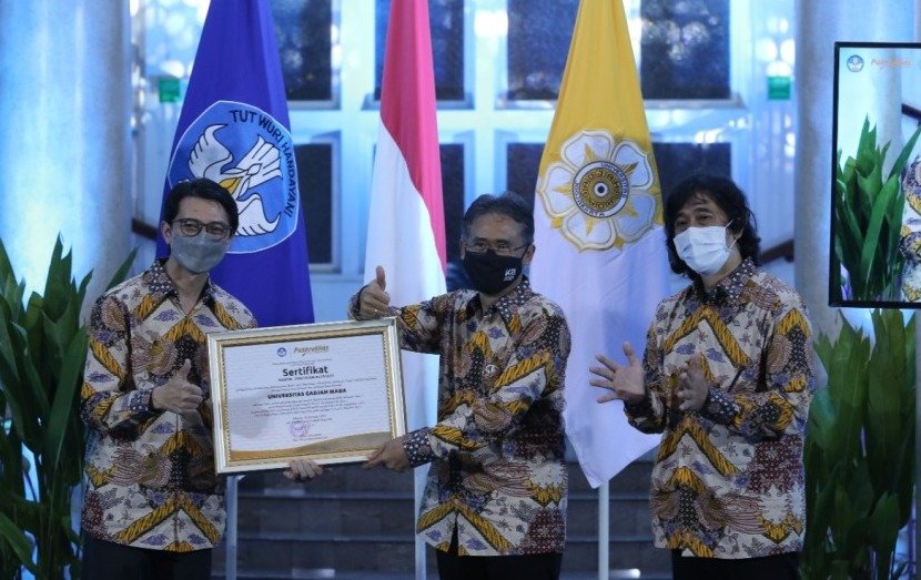 Tim Robot ITS Juara Umum KRI 2021 - Technology Indonesia